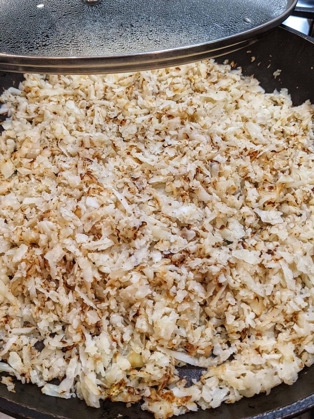 Tuscan Style Chicken Saute with Cauliflower Rice - Move Daily