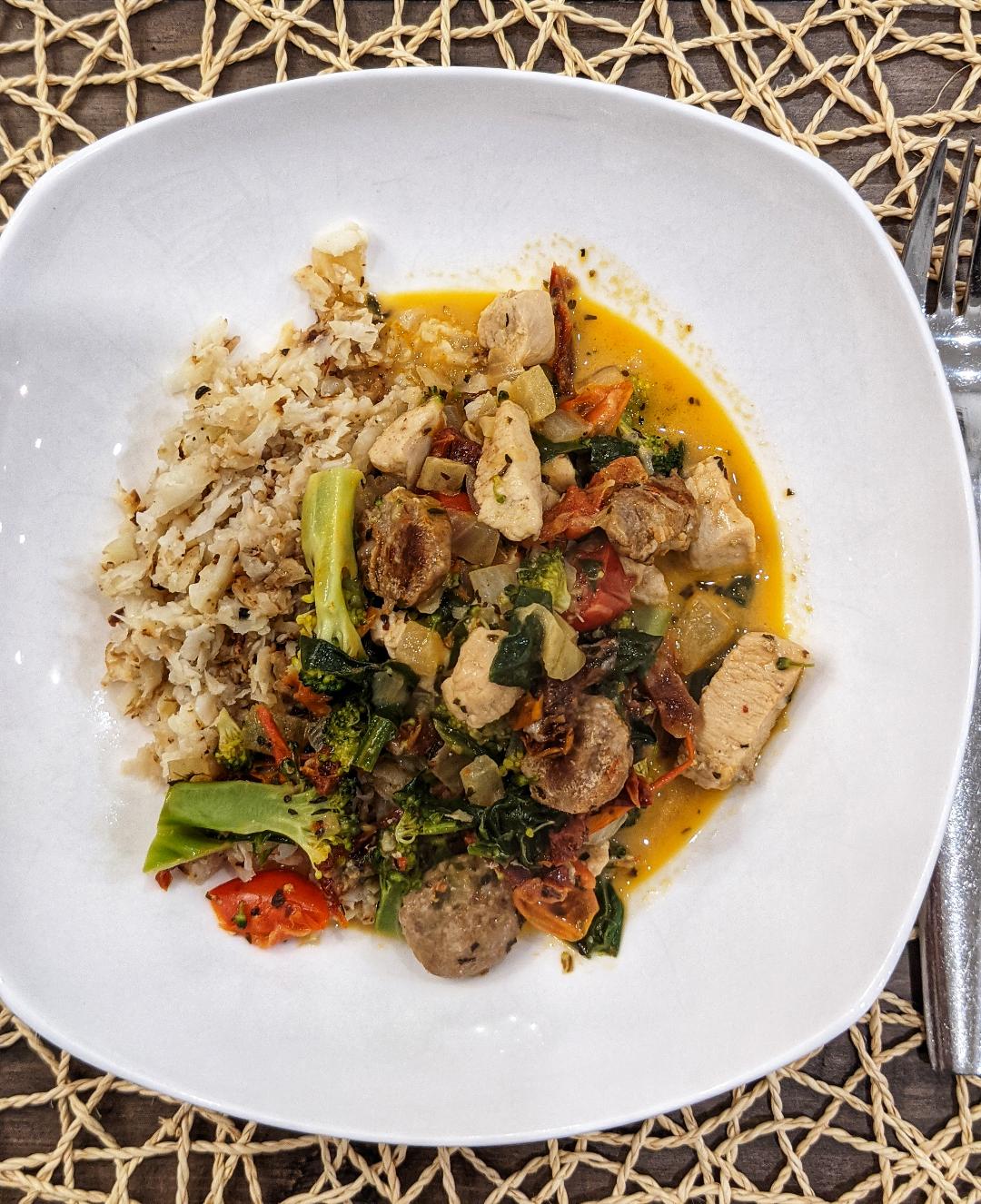 Tuscan Style Chicken Saute with Cauliflower Rice - Move Daily
